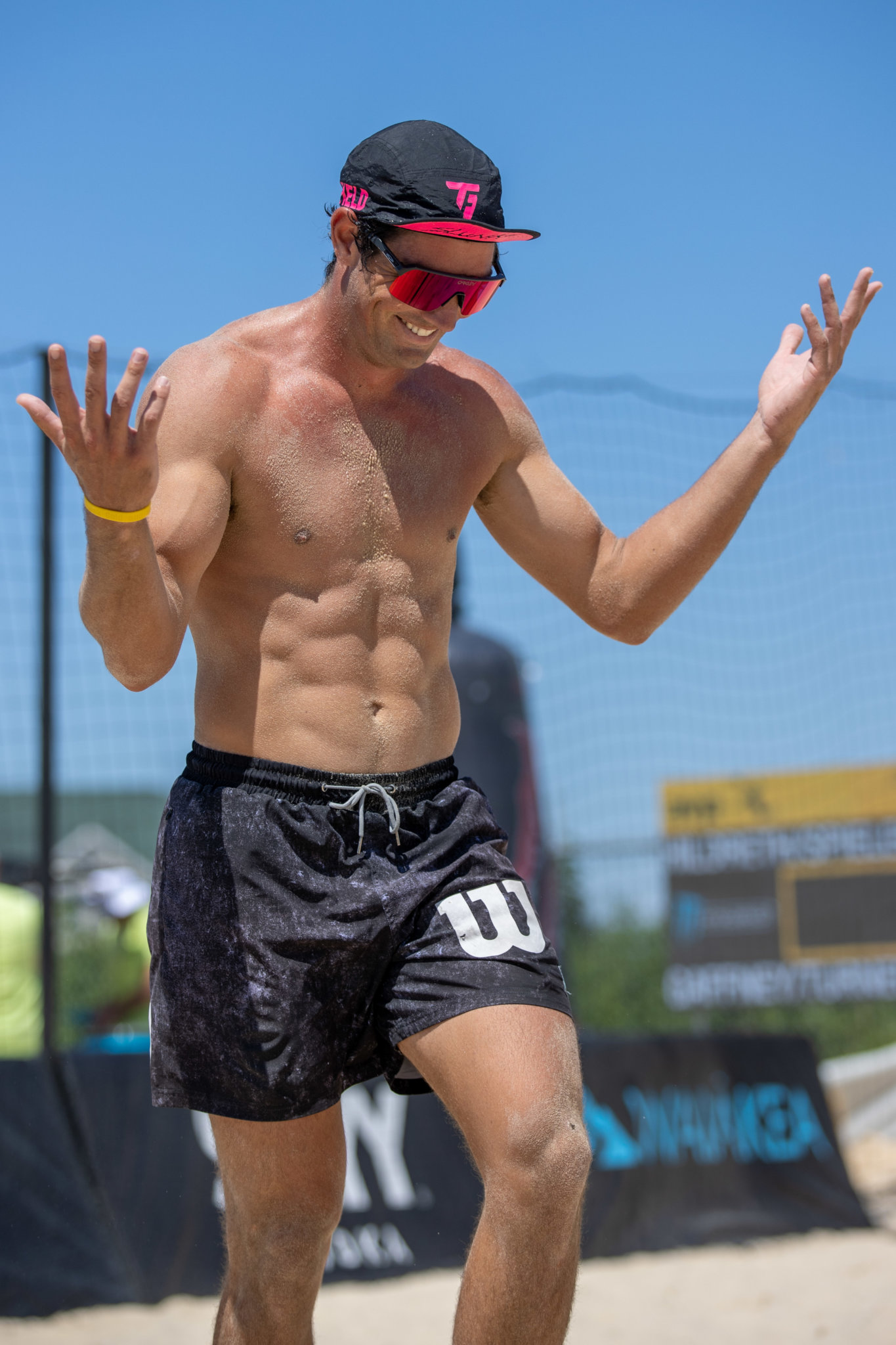 A Pro Indoor Volleyballer's Fave AVP Follows - AVP Beach Volleyball