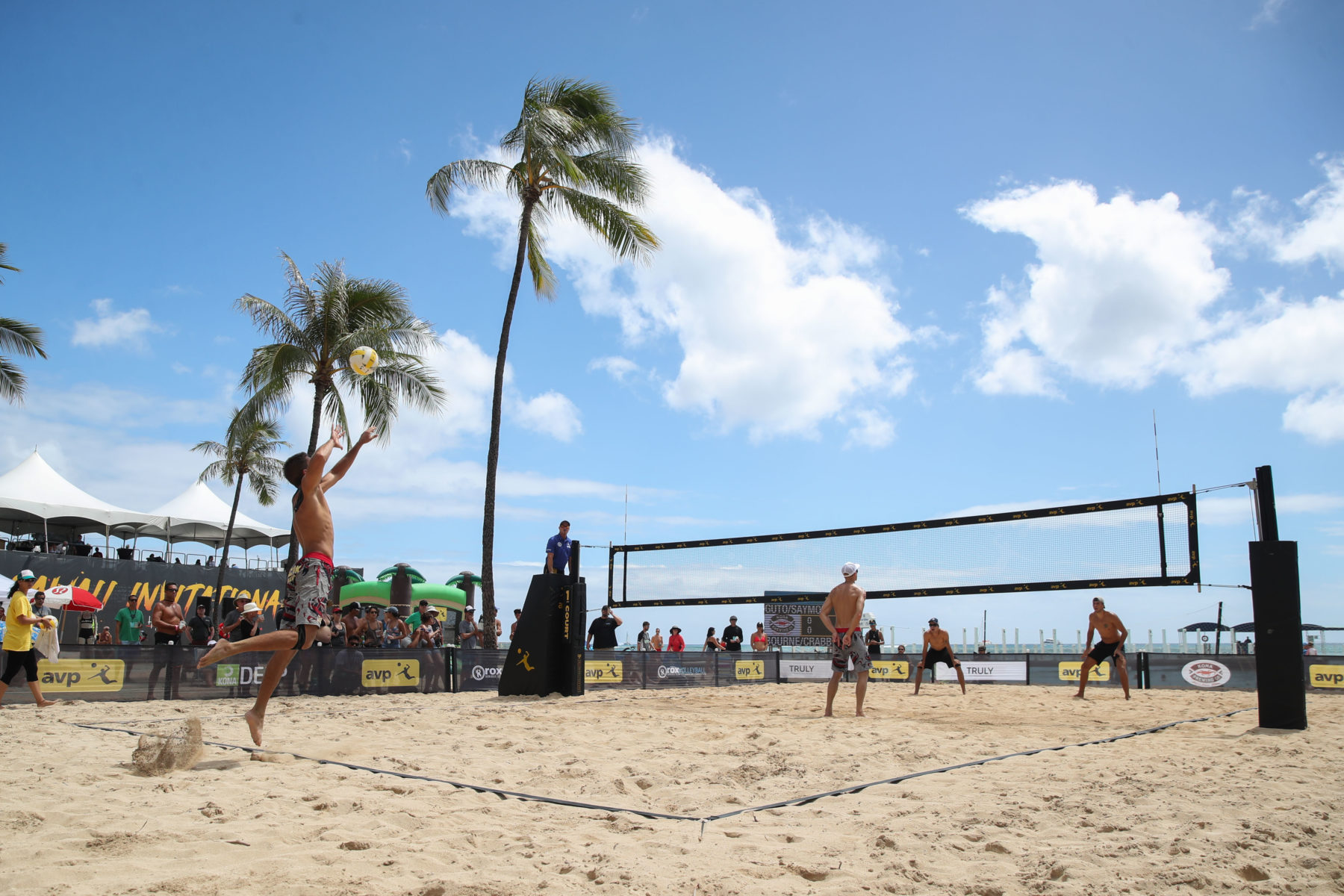 Hand Signals 101 with Emily Day - AVP Beach Volleyball
